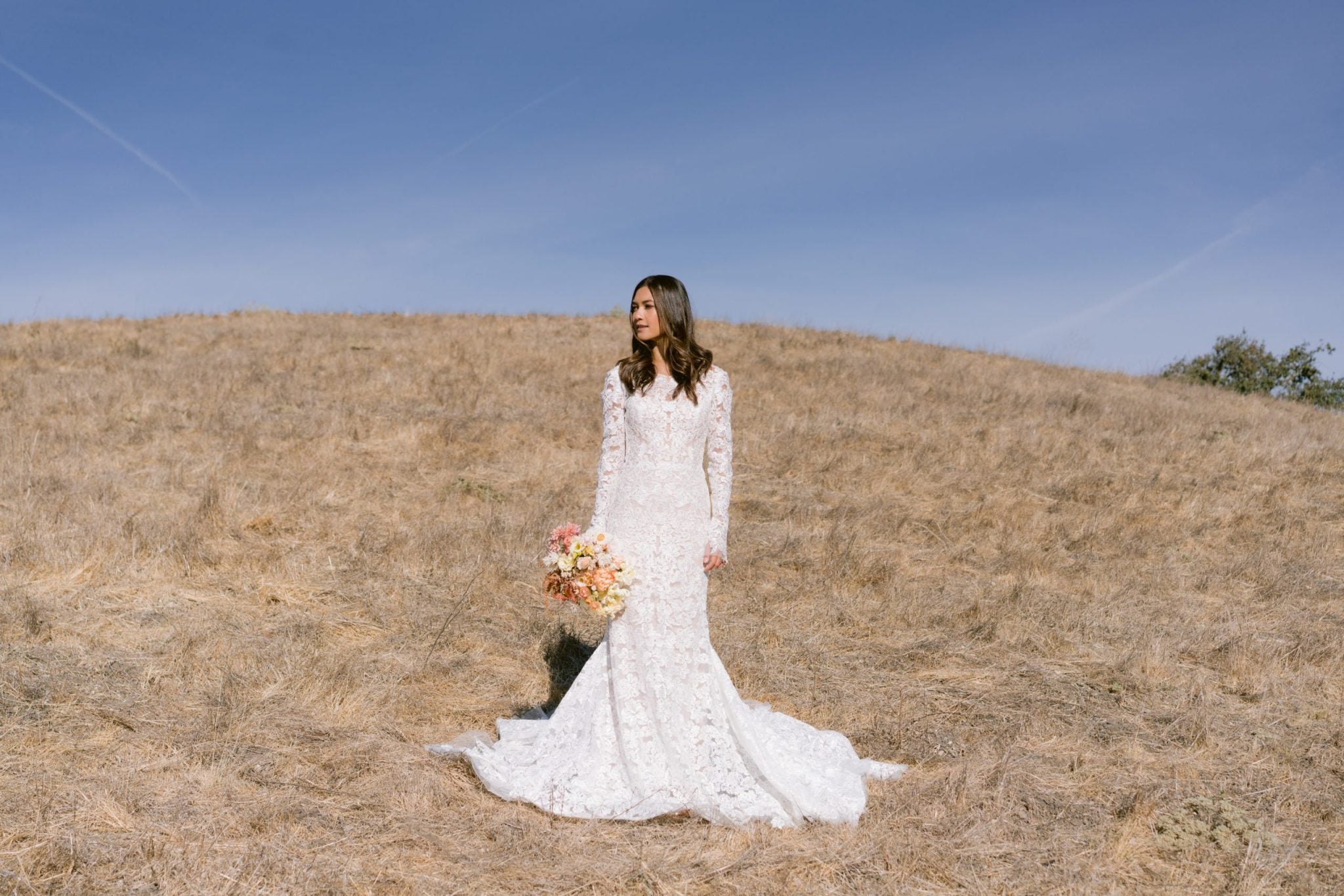 5 Wedding Dresses for Minimalist Brides | Kleinfeld Blog