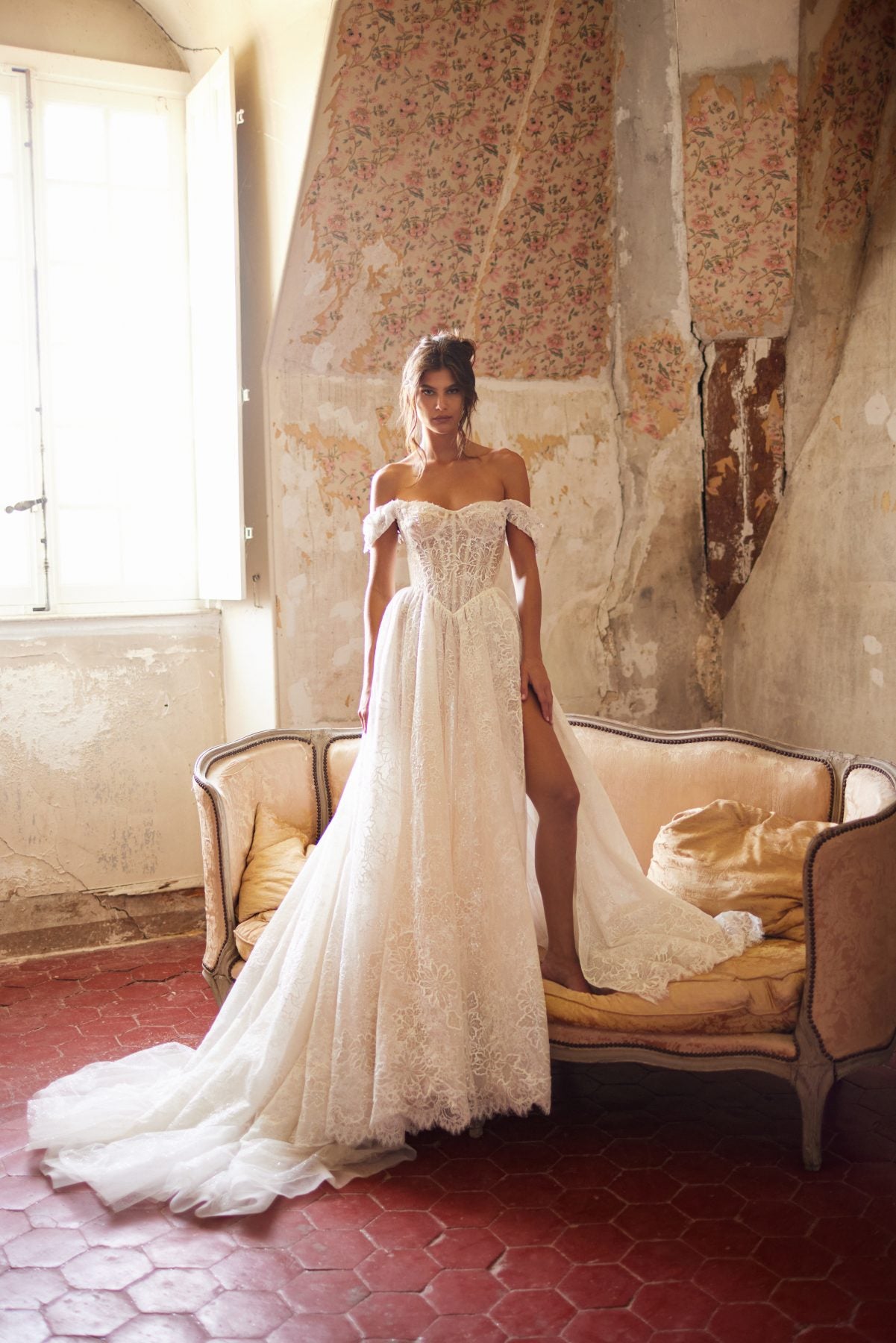 Basque-Waist Lace Ball Gown With Slit | Kleinfeld Bridal