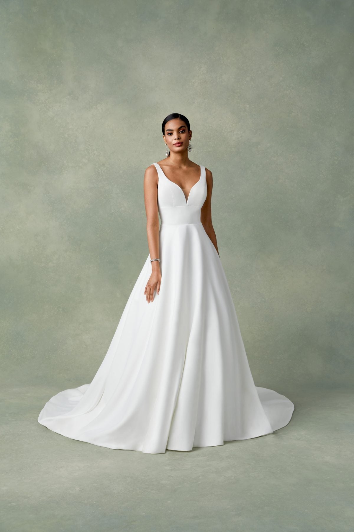 Simple A-Line Wedding Dress With Buttons| Kleinfeld Bridal