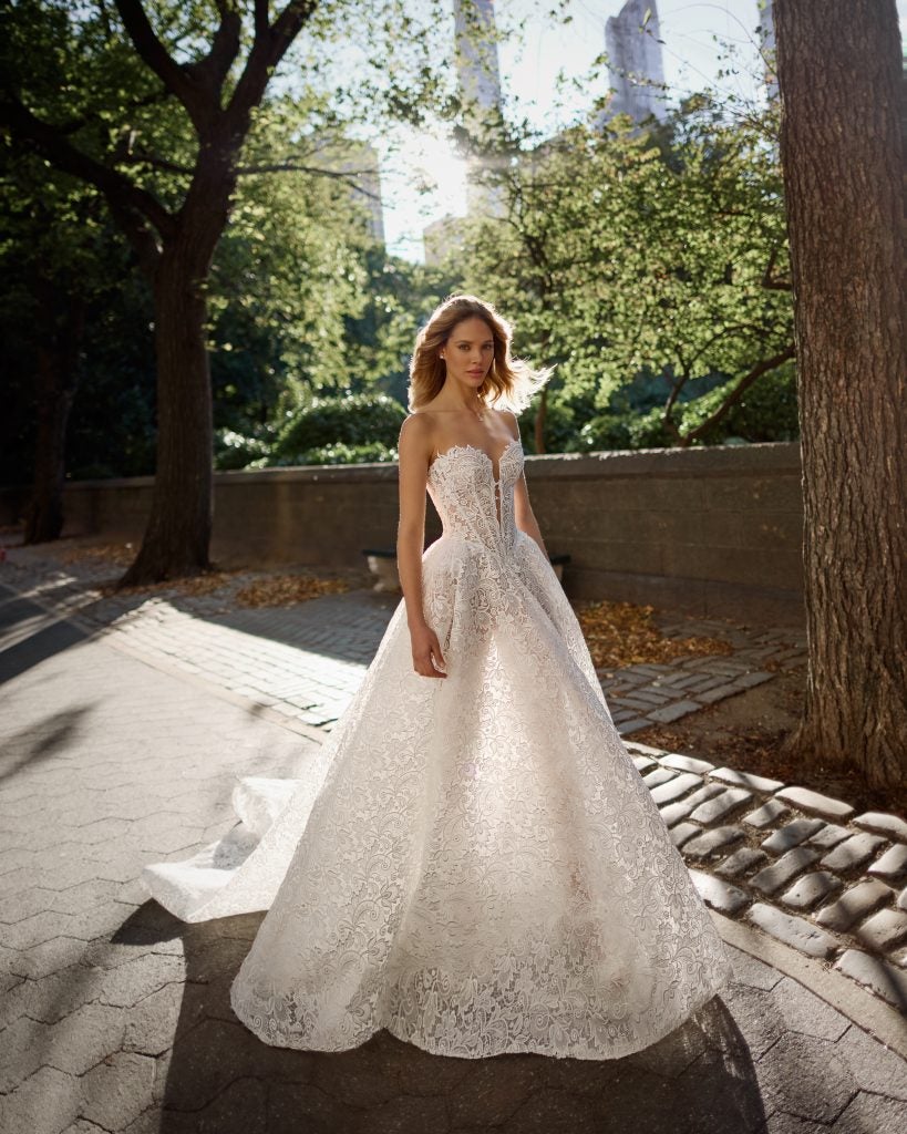 Romantic Basque-Waist Lace Ball Gown | Kleinfeld Bridal