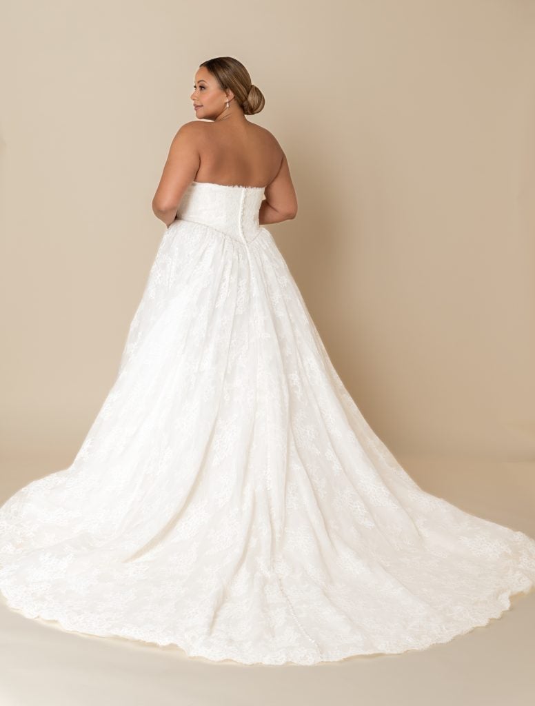 Basque-Waist A-Line Wedding Dress | Kleinfeld Bridal