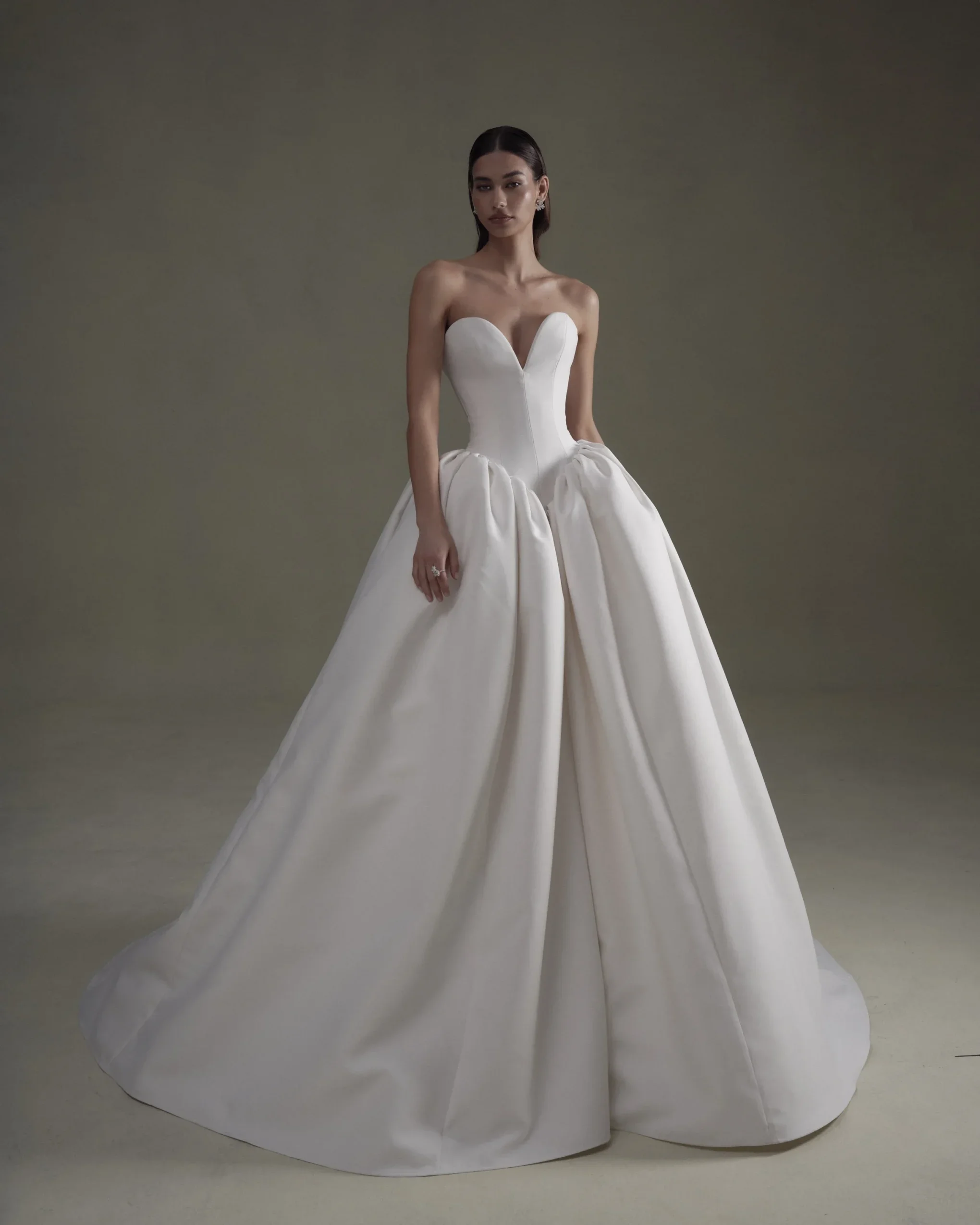 Sweetheart Basque-Waist Silk Ball Gown | Kleinfeld Bridal